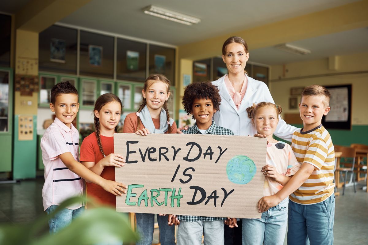 What is earth day? Who created it, how to celebrate it and why?